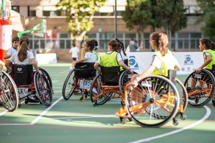 El Programa Autonomy de FCA acerca el deporte adaptado y la movilidad a ...