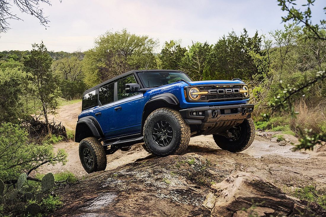 El paquete de apariencia Bronco Raptor Black debuta bajo el eclipse ...