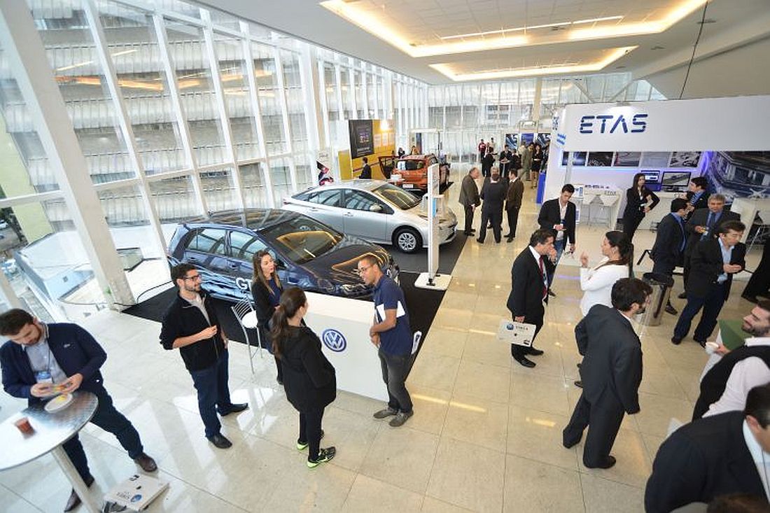 Seminario de la AEA evalúa el futuro de la automoción en seguridad y ...